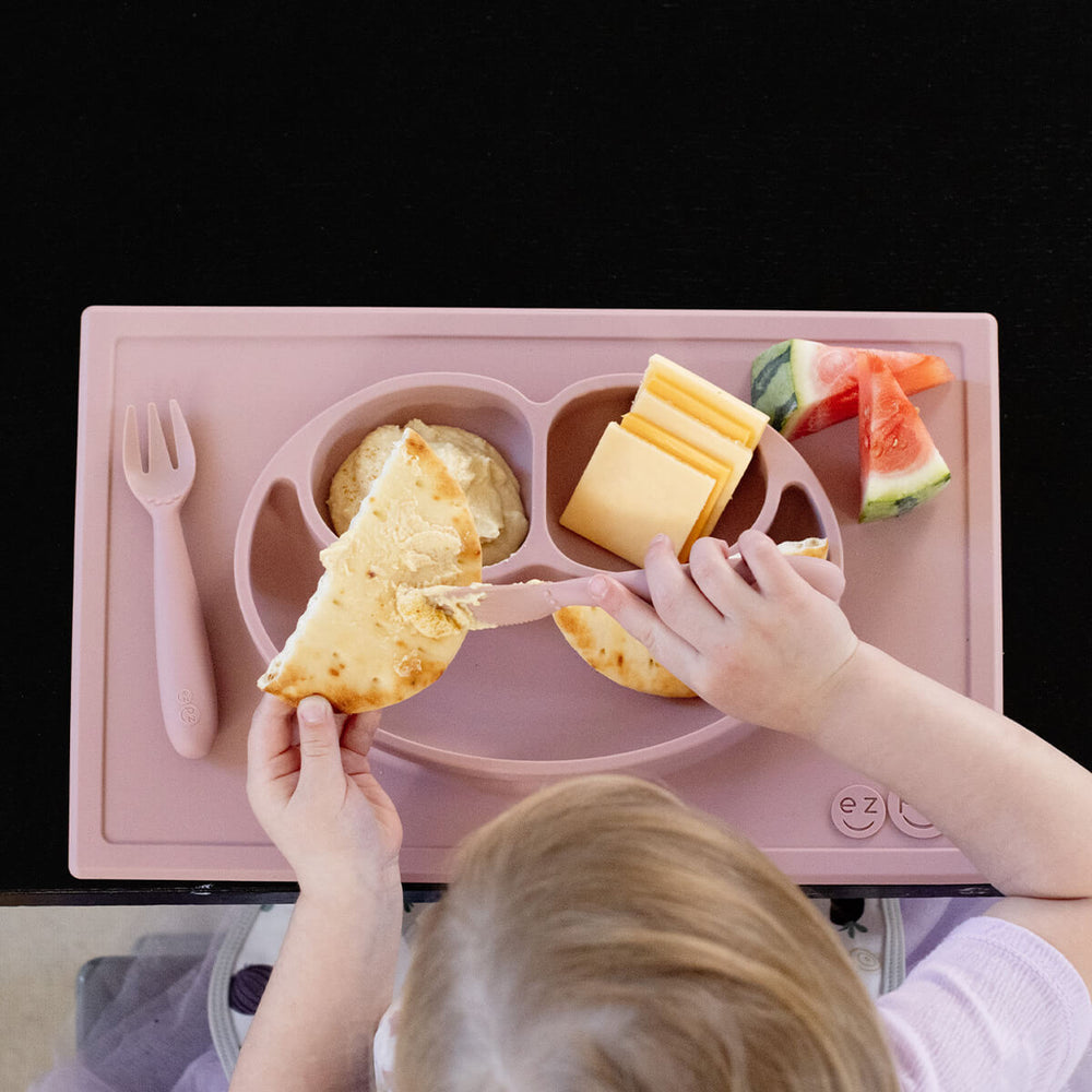 The Happy Mat by ezpz / Self-Suctioning Silicone Plate & Placemat